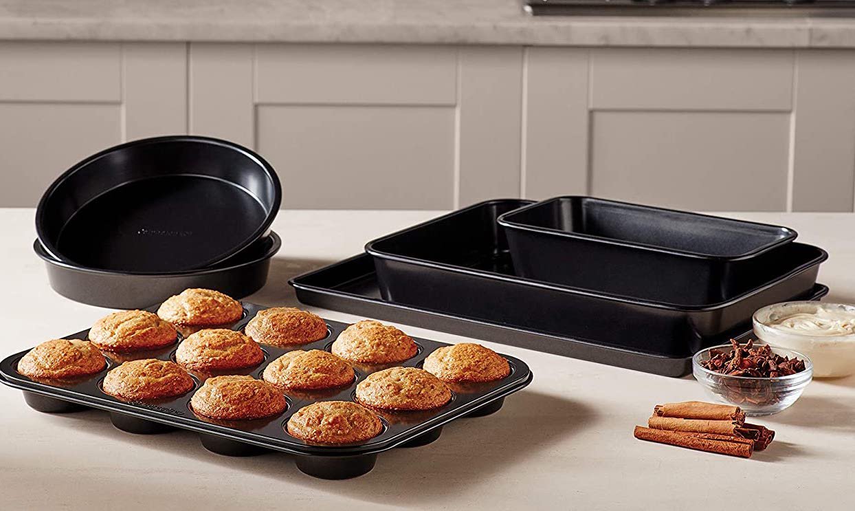 8 Best Bakeware Sets For the Kitchen of 2023 - PropertyNest
