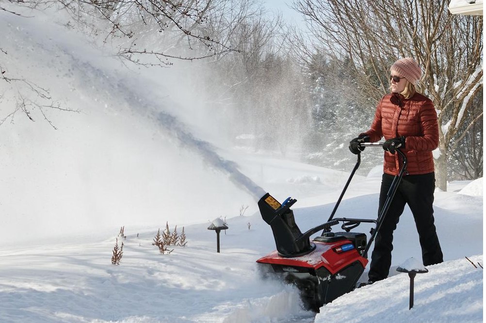 7 Best Snowblowers for Your Property of 2023 - PropertyNest